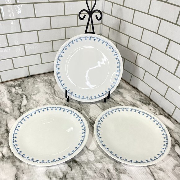 Corelle | Dining | Corelle Snowflake Blue Garland Salad Lunch Plates ...